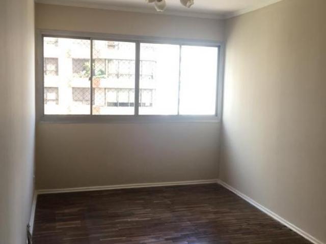 Apartamento à venda, com 70 metros, muito confortável, excelente localização, sendo 02 dormitórios