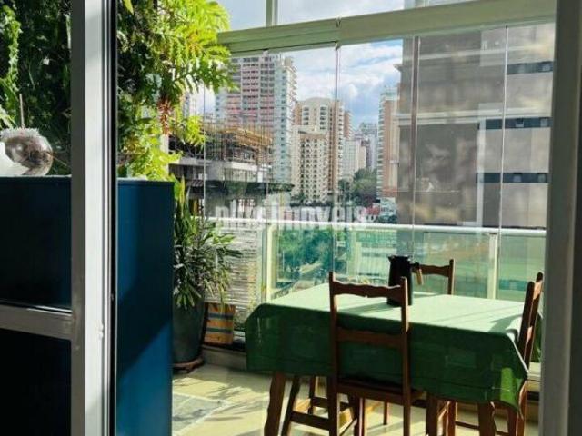 Apartamento à venda com 70m², 1 quarto e 1 vaga