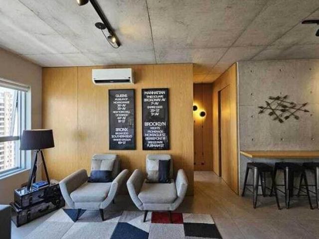 Apartamento à Venda com 74m², 1 dormitório, 1 suíte, 1 sala e 2 vagas!