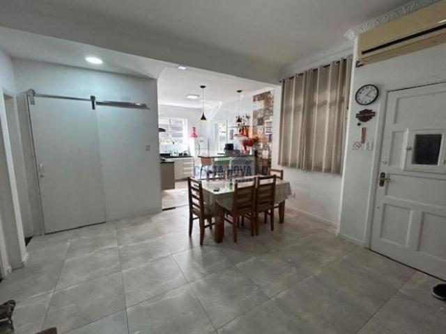 Apartamento à venda com 79m², com 2 dormitórios sendo 1 suíte, 2 banheiros e vaga de garagem