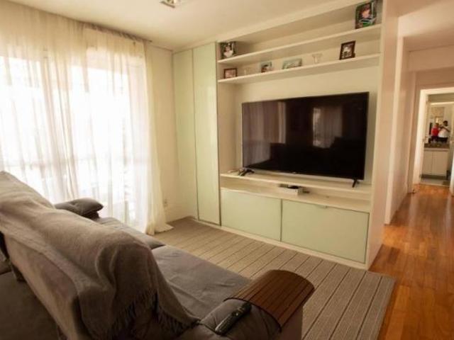 Apartamento à venda com 90m², 3 quartos e 2 vagas.