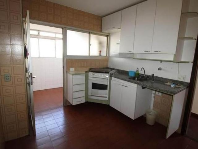 Apartamento à venda com 90m², 4 quartos e 2 vagas.
