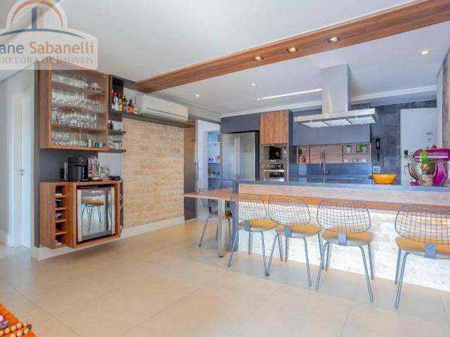 Apartamento à Venda com 96m2, Reformado, 2 Suítes, 2 Vagas no Panamby