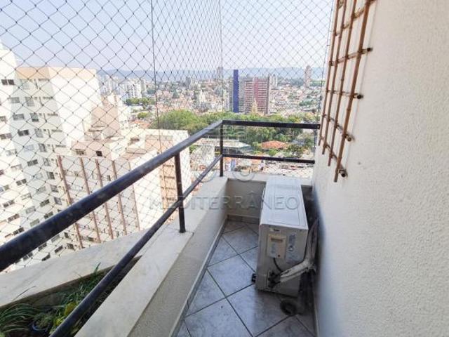 APARTAMENTO À VENDA COM 03 DORMITÓRIOS 01 SUÍTE, LOCALIZADO NO CONDOMÍNIO EDIFÍCIO ITAPUÃ, BAIRRO