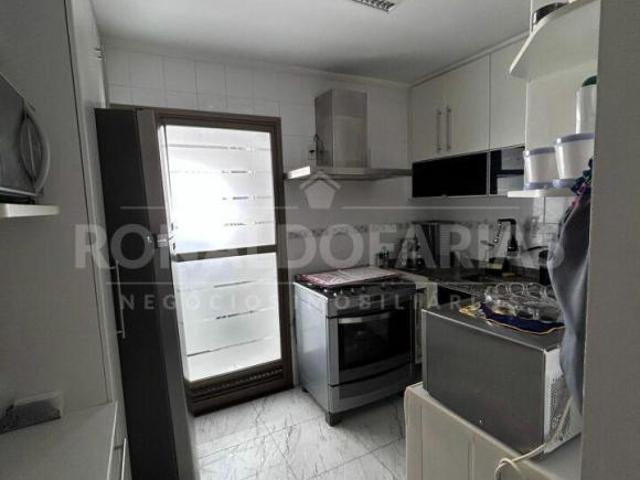 Apartamento a venda com 03 dormitórios sendo 01 suíte no Campo Grande