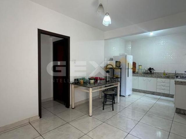 Apartamento à Venda com 03 Quartos no Centro de Divinópolis MG
