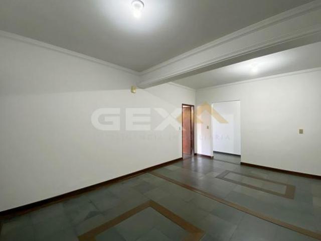 Apartamento à Venda com 03 Quartos no Centro de Divinópolis MG
