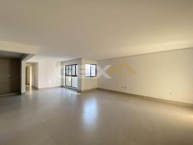Apartamento à Venda com 03 Quartos no Centro de Divinópolis MG