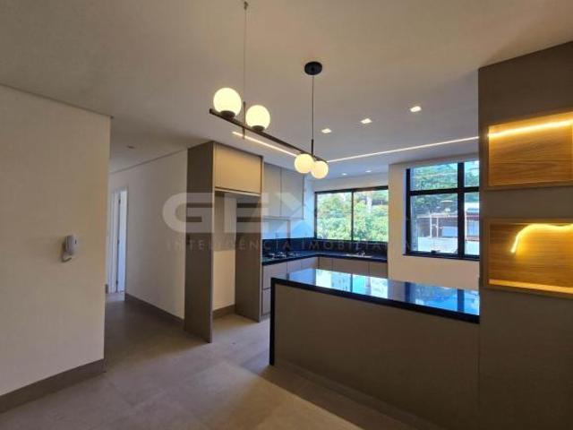 Apartamento à Venda com 03 Quartos no Centro de Divinópolis MG