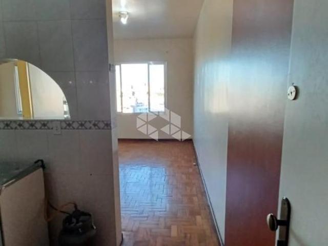 Apartamento à venda com 01 dormitório / quarto na avenida Alberto Bins no bairro Centro Histórico em
