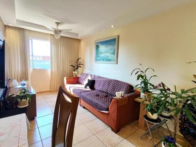 APARTAMENTO A VENDA COM 02 DORMITÓRIOS, 55m², 01 VAGA DE GARAGEM, CONDOMINIO FIM DE SEMANA, JARDIM