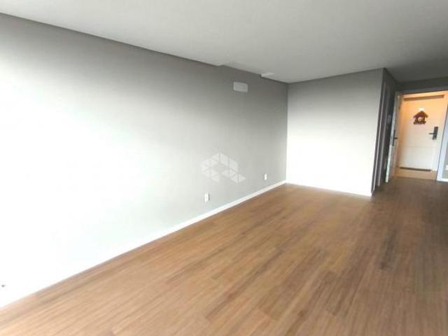 Apartamento a venda com 02 dormitórios, 02 vagas, em Gramado