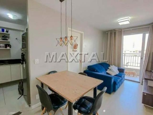 Apartamento à venda com 02 dormitórios, banheiro social, sala e 1 vaga