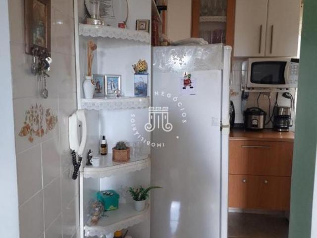 APARTAMENTO À VENDA COM 02 DORMITÓRIOS, LOCALIZADO NO CONDOMÍNIO PARQUE RESIDENCIAL CALIFÓRNIA EM CA