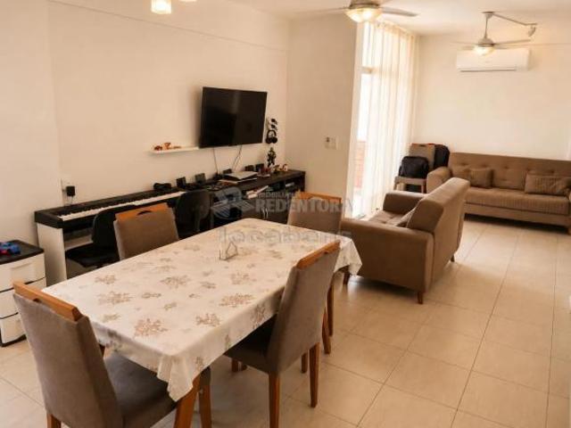 Apartamento à Venda com 02 Dormitórios No bairro Centro