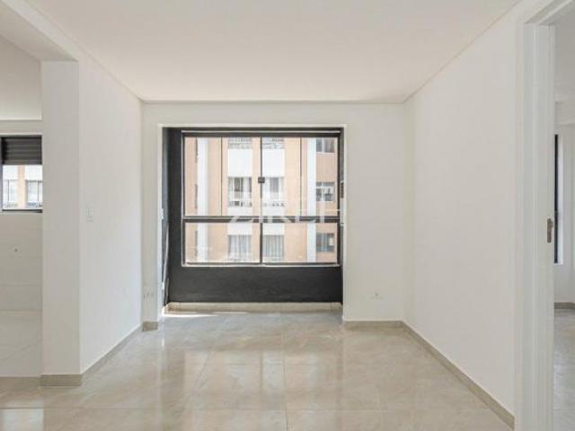 APARTAMENTO À VENDA COM 02 QUARTOS E CHURRASQUEIRA NO ÁGUA VERDE