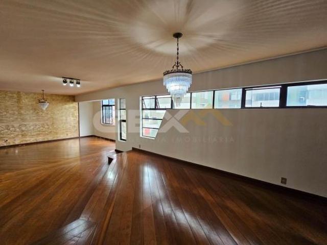Apartamento à Venda com 04 Quartos no Centro de Divinópolis MG