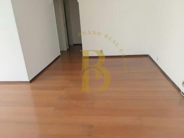 Apartamento à venda com 100 m² e 3 quartos em Moema