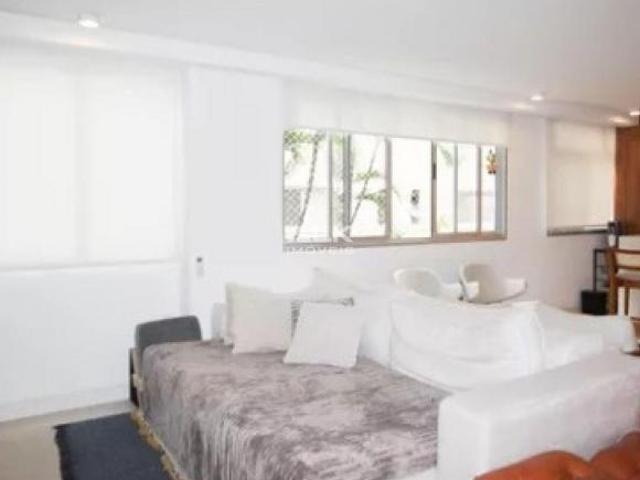 Apartamento à venda com 105m², 2 quartos e sem vaga