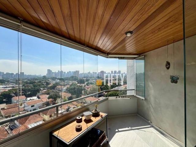 Apartamento à venda com 115m², 3 dormitórios, 1 suíte com closet e 2 vagas Brooklin SP