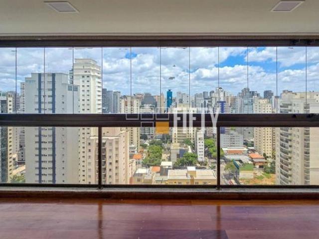 Apartamento à venda, com 118m², 3 dormitórios e 2 vagas Moema Índios SP