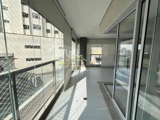 Apartamento à venda com 122 m² 3 dormitórios 1 suíte Excelente localização