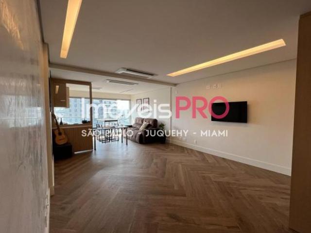 Apartamento à venda com 122 m² em Vila madalena