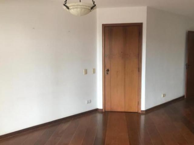Apartamento à venda com 125 m² e 3 dormitórios, próximo a duas estações de Metrô e ao Ibirapuera
