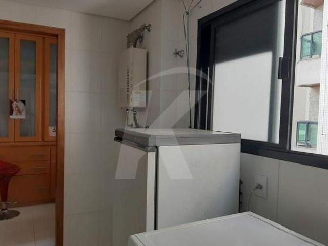Apartamento à Venda com 126 m², 3 Dormitórios, 1 Suíte e 2 Vagas em Localização Estratégica