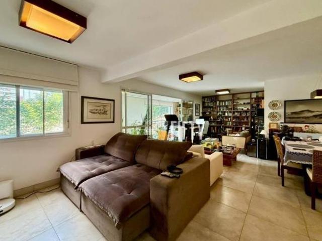 Apartamento à venda com 130m², 3 suítes, varanda com churrasqueira e 3 vagas por R$ 1.800.000 Broo