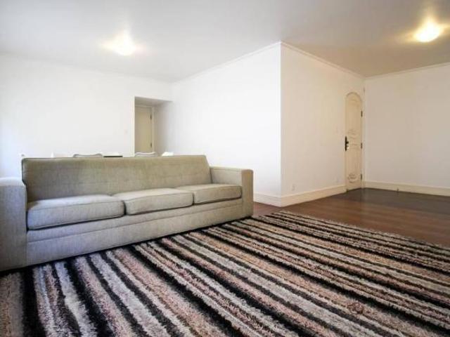 Apartamento à venda com 130m², 3 quartos e 1 vaga.