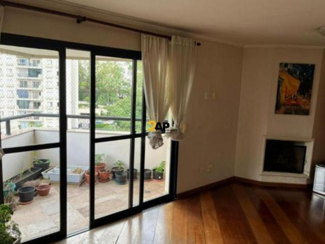 Apartamento à venda com 130m², 3 quartos, sendo 1 suíte e 4 vagas Vila Andrade