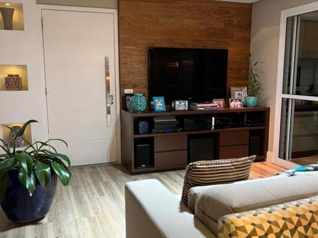 Apartamento à venda com 136m², 3 suites e 2 vagas