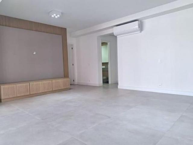 Apartamento à Venda com 137m², 3 dormitórios, 3 suítes, 1 sala e 3 vagas!