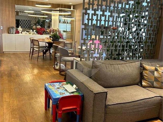 Apartamento a venda com 137m², 3 quartos em Moema