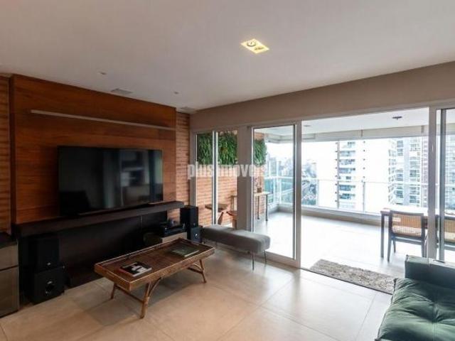 Apartamento à venda com 138m², 2 suítes e 2 vagas Brooklin