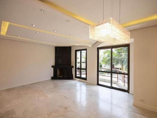 Apartamento à venda com 138m², 3 quartos e 2 vagas.