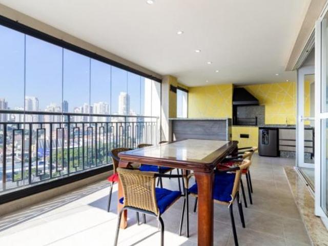 Apartamento à venda com 140 m² e 3 suítes, em condomínio luxuoso no Bosque da Saúde