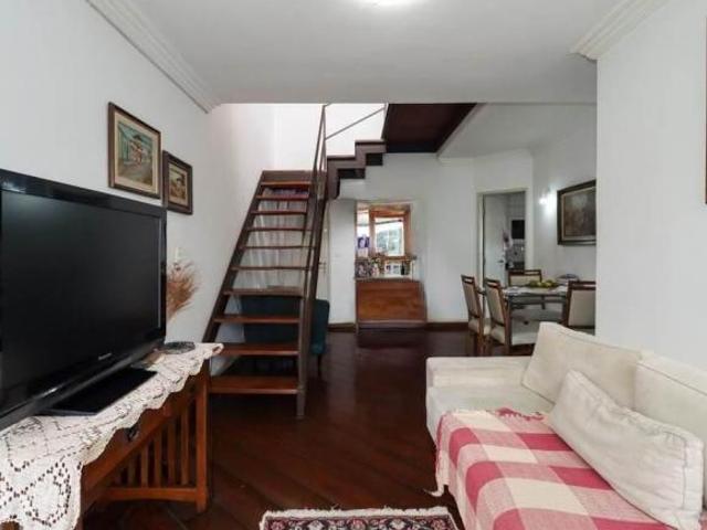 Apartamento à venda com 140m², 2 quartos e 3 vagas.