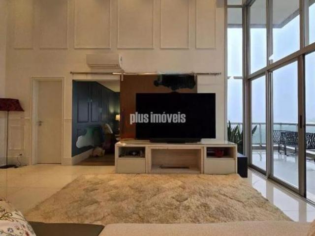 Apartamento à venda com 142m², 2 quartos e 3 vagas
