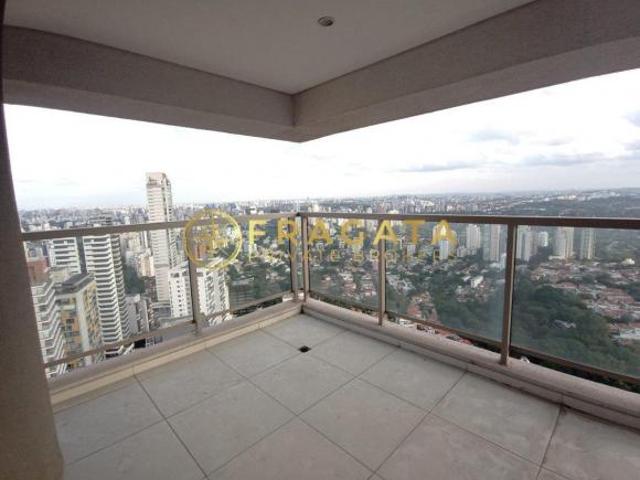 Apartamento á venda com 144m², 2 suítes e 2 vagas Vila Madalena/SP