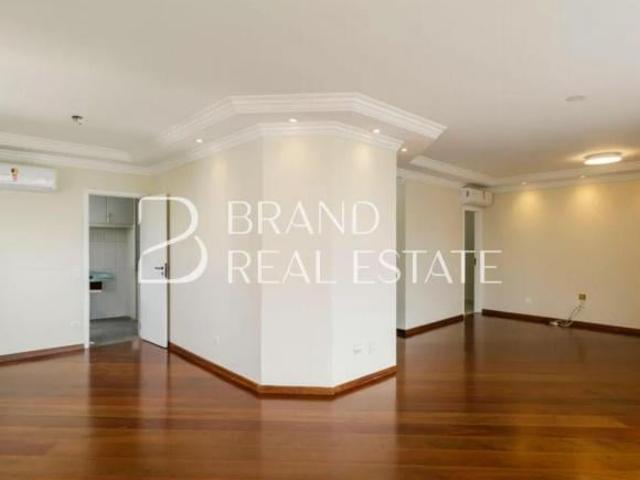 Apartamento à venda com 144m², 3 quartos e 4 vagas em Moema
