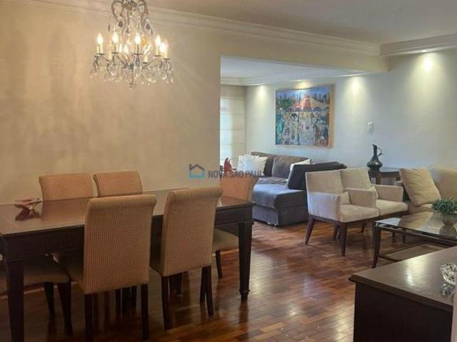 Apartamento à venda com 156m², 3 quartos, 2 vagas