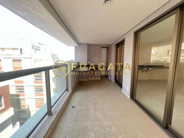 Apartamento à venda com 157m² 3 dormitórios sendo três suítes 2 vagas Pinheiros/SP