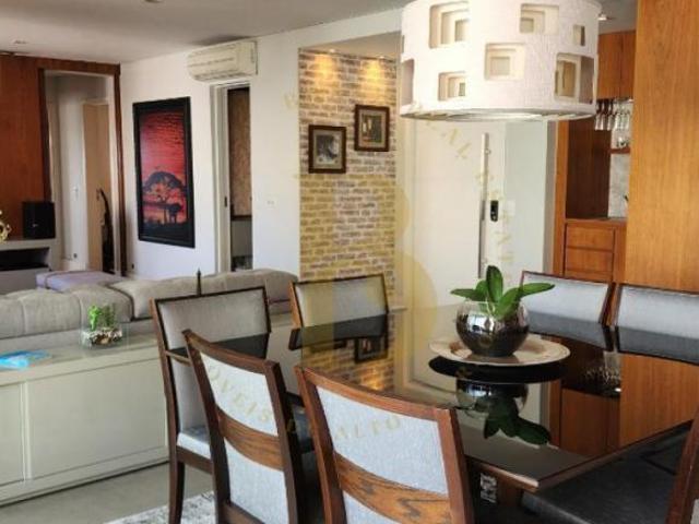 Apartamento á venda com 161 m², 3 suítes e 3 vagas no bairro Campo Belo