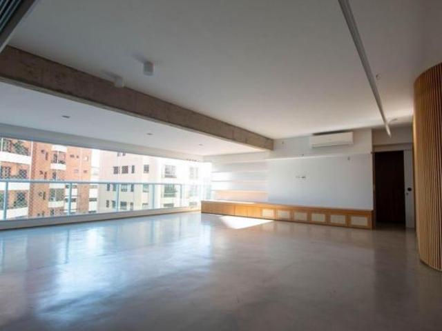 Apartamento à venda com 164m², 1 quarto e 3 vagas no Condomínio Ny Living!