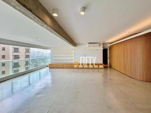 Apartamento à venda, com 164m², 3 suítes, varanda gourmet, 3 vagas e depósito Brooklin SP