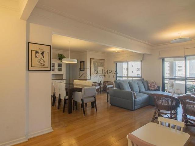 Apartamento à venda com 166m², Vila Madalena SP