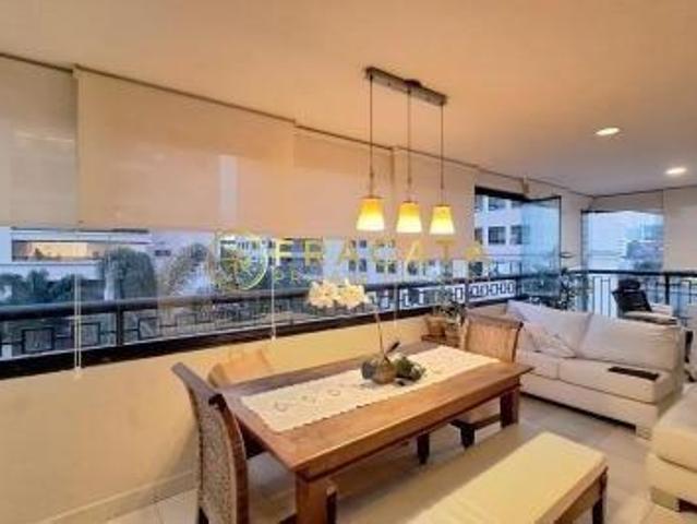 Apartamento à venda com 167m² 3 dormitórios sendo 1 suíte e 2 vagas de garagem Barra Funda/SP