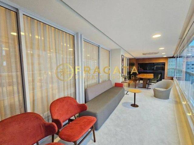 Apartamento à venda com 172m² 3 quartos sendo todos suítes reformado e 4 vagas em Perdizes / SP